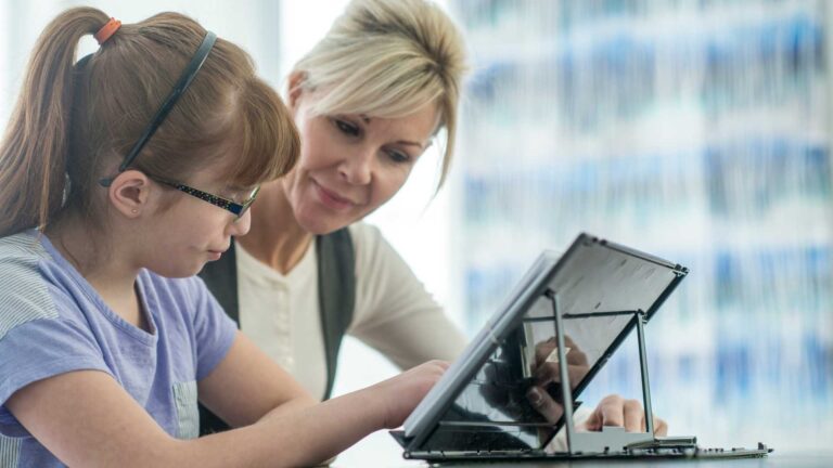 Using Visual Supports for Autism: Tips to Boost Communication - ABA ...